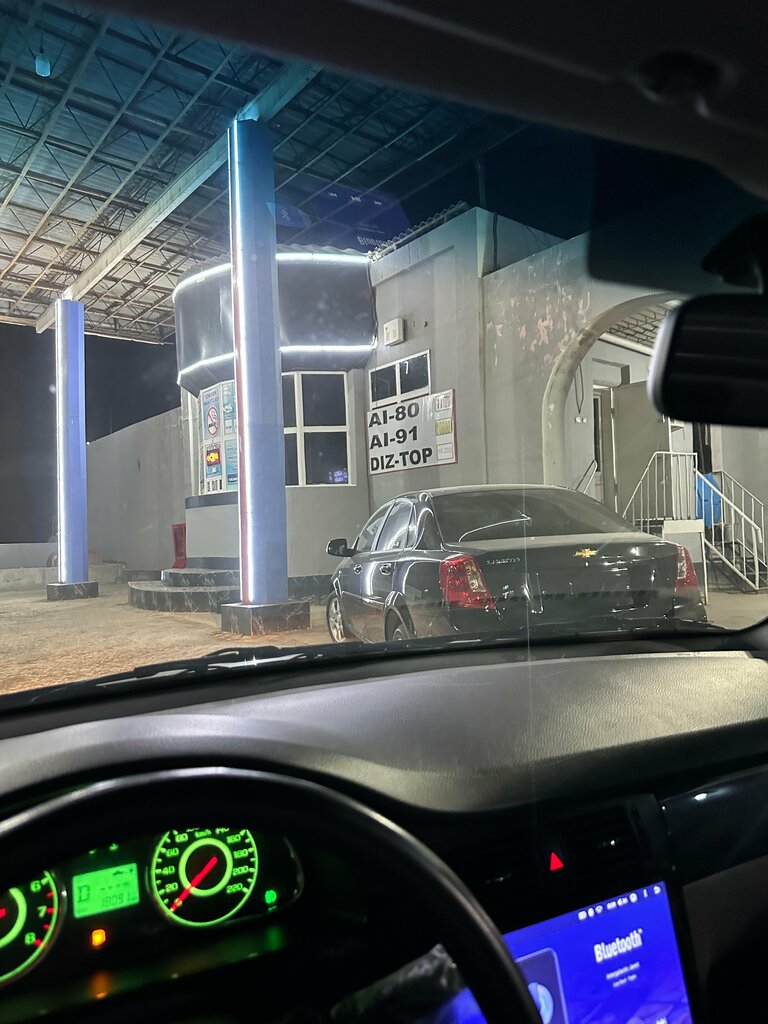 Benzin istasyonu Silver Petroleum, Kaşkaderya eyaleti, foto