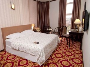 S Bee Hotel (Perak, Jalan Besar), otel