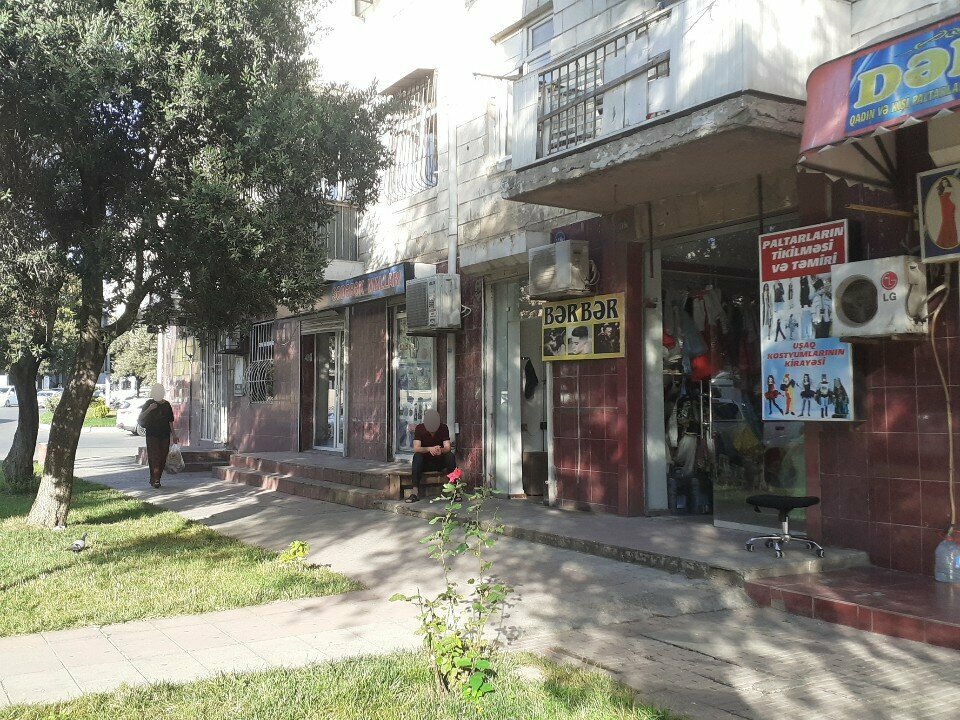 Terziler Paltarlarin temiri, Bakü, foto
