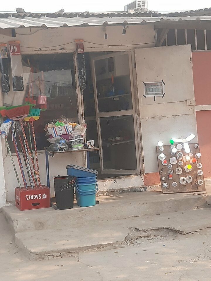 Ev eşyası mağazaları Venda de Lampada, Loanda, foto