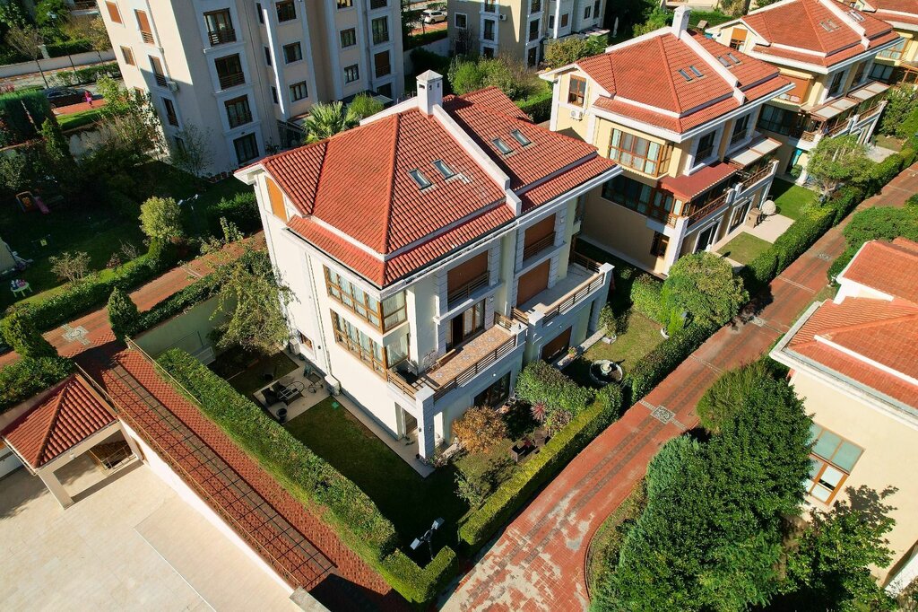 Emlak ofisi Rıfat Çağlar Yeşil Emlak Ofisi, İstanbul, foto