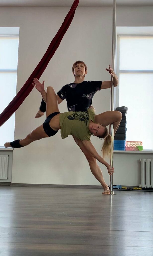 Dans okulları T.W.O Studio, Saint‑Petersburg, foto
