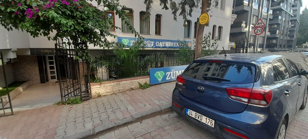 Emlak ofisi Zümrüt Emlak, İstanbul, foto