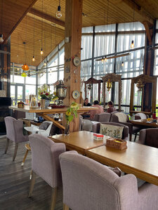 Mark i Lev (Tula Region, Zaokskiy rayon, munitsipalnoye obrazovaniye Demidovskoye, kottedzhny posyolok Seryozhki-na-rechke), restoran  Tulskaya oblastından