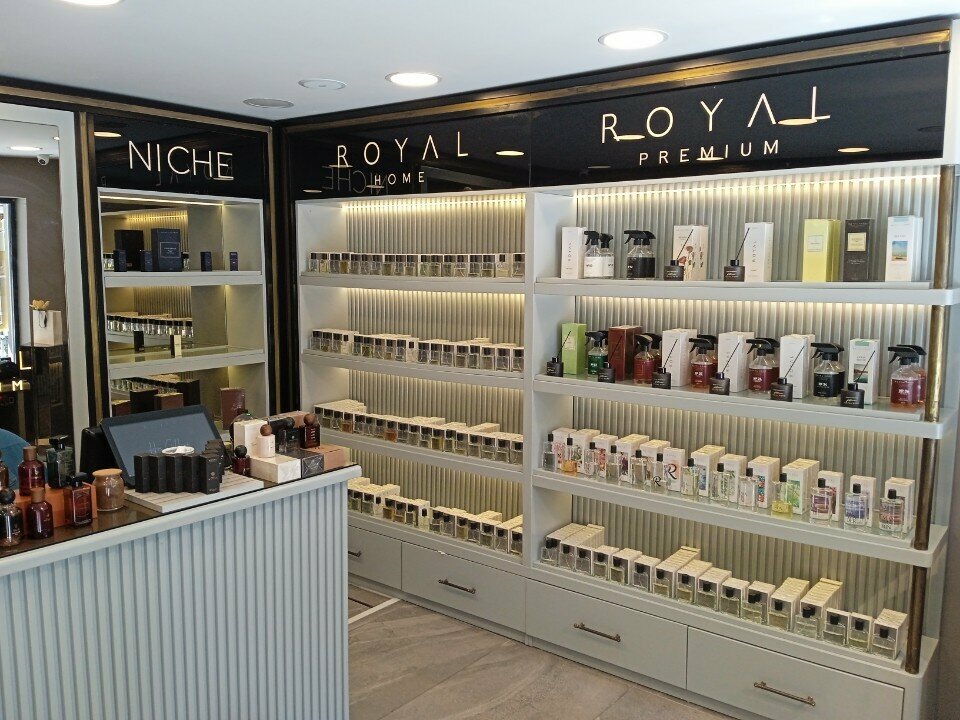 Kozmetik ve parfümeri mağazaları Royal Platinium, İzmir, foto