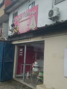 At Christ (Avenue Martin Luther King No:668), pasta, şekerleme ve tatlı  Abican'dan