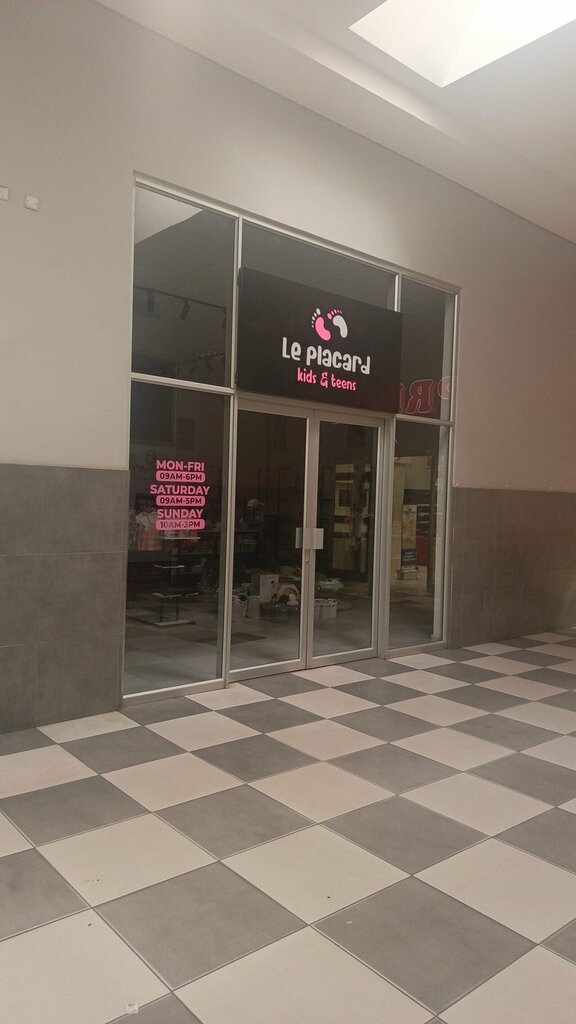 Giyim mağazası Le placard, Lusaka, foto