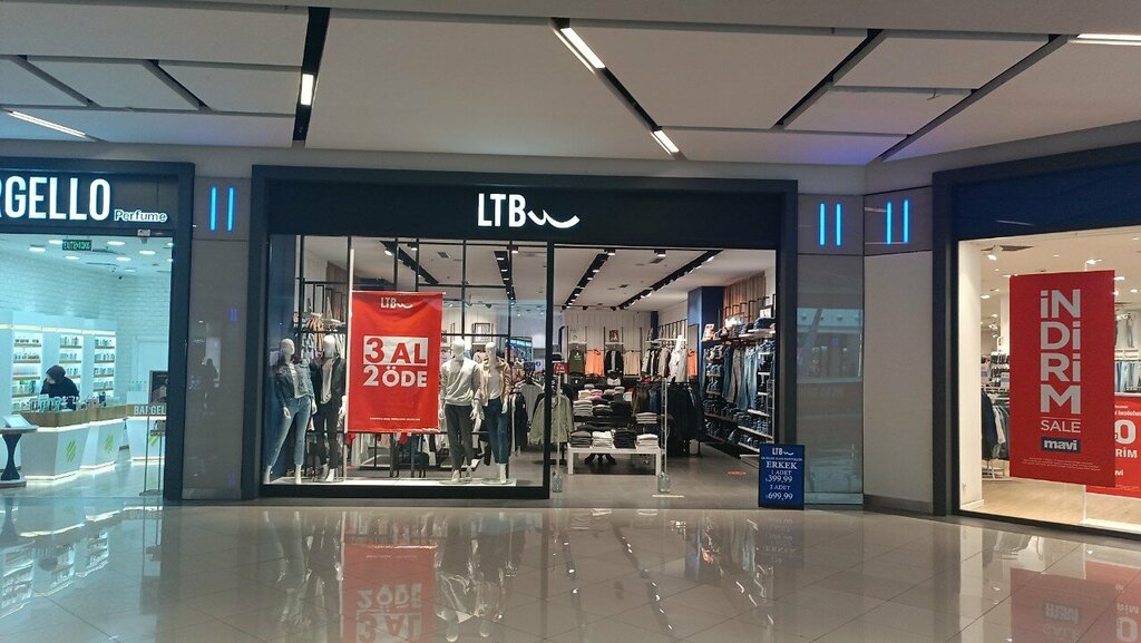 Giyim mağazası Ltb, İstanbul, foto
