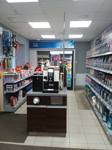 Benzin istasyonu Движение, Kirovo‑Chepetsk, foto
