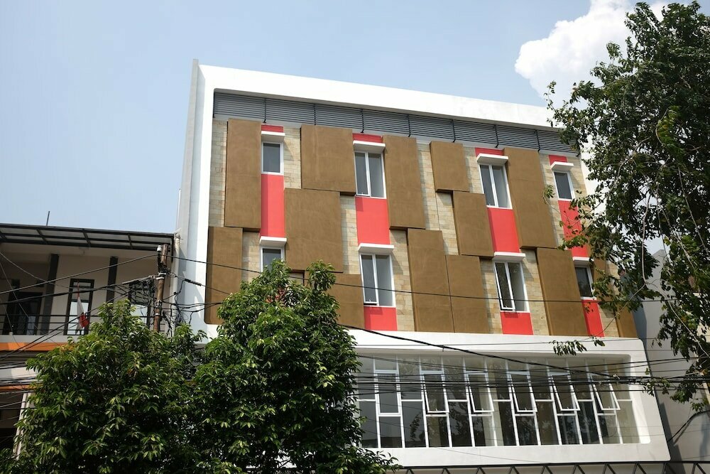 Otel RedDoorz Plus near Mall Ciputra Jakarta, Cakarta, foto