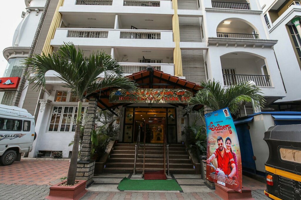 Otel Capital O 18260 Hotel Crystal Park Inn, Maisur, foto
