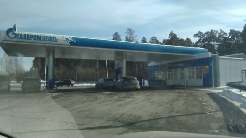 Benzin istasyonu Gazpromneft, Sredneuralsk, foto