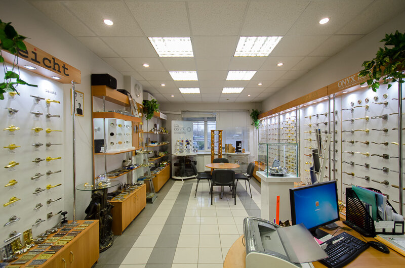 Anahtar ve kapı üreticileri Interstroyfurnitura, Saint‑Petersburg, foto