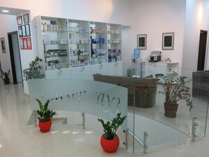 Tsentr lazernoy kosmetologii Lazerkhauz (Староказацкая улица No:25), kozmetoloji, kozmetik salonları  Dnepropetrovsk'tan