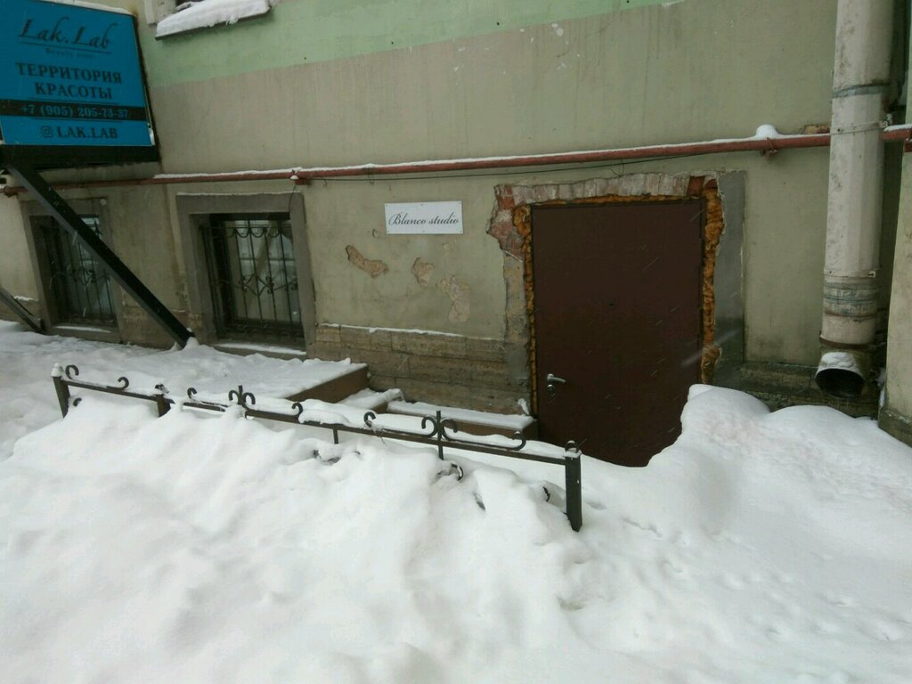 Koltuk takımı mağazaları Blanco studio, Saint‑Petersburg, foto