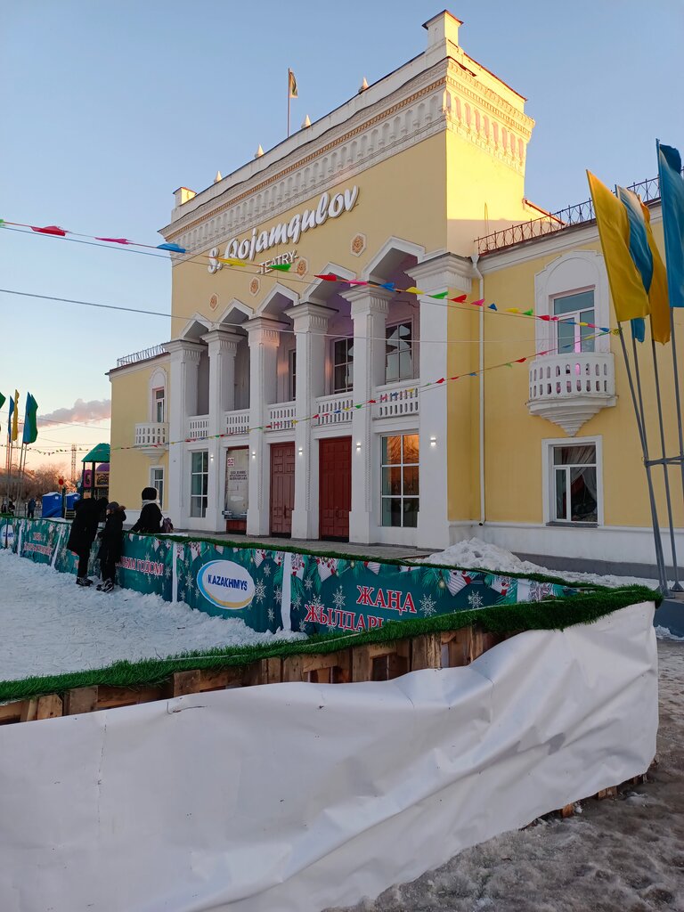 Tiyatrolar Kozhamkulov Tiyatrosu, Jezkazgan, foto
