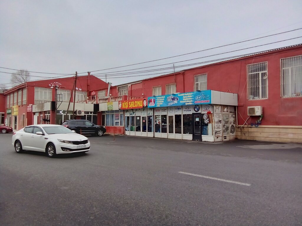 Otomobil yedek parçaları Магазин автомобильных аксессуаров, Bakü, foto