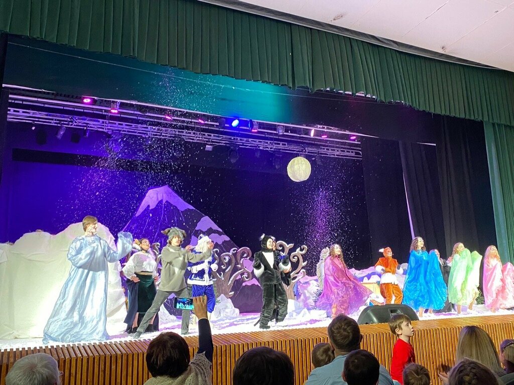Sahne sanatları okulu Маленький театр, Ufa, foto
