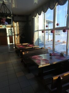 Ohotnik (Magistralnaya ulitsa No:8, selo Uspenskoye), kafe  Novgorodskaya oblastından