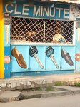 Clé Minutes (Brazzaville, Commune de Poto-Poto, Mbetis Rue), metal eşya tamircileri  Brazzaville'den