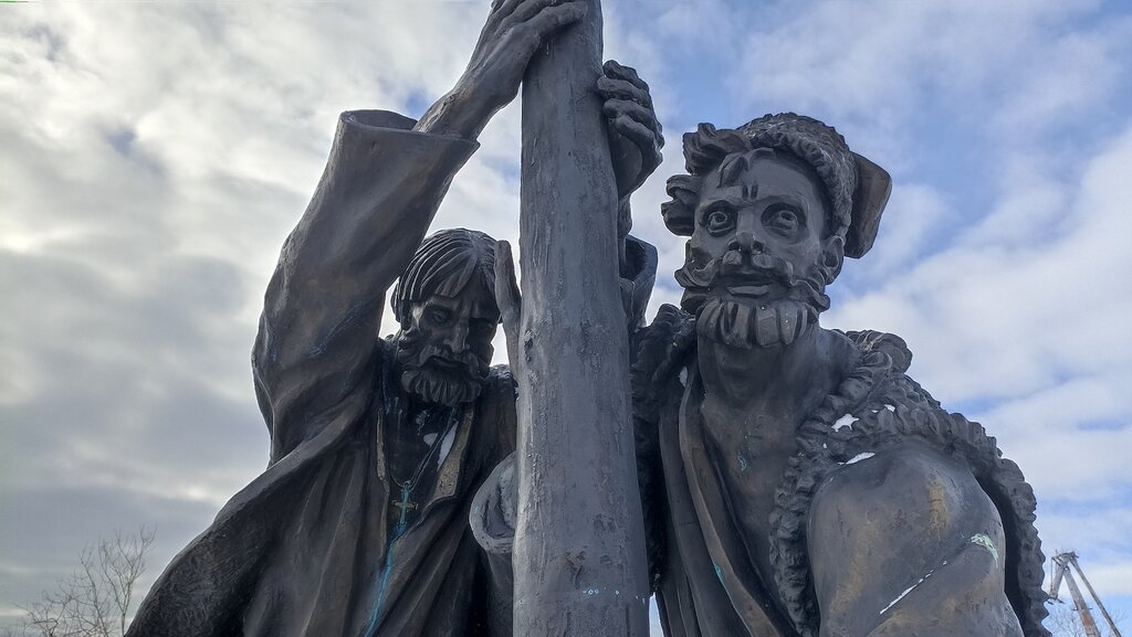 Anıt, heykel Памятник основателям острога, Salehard, foto