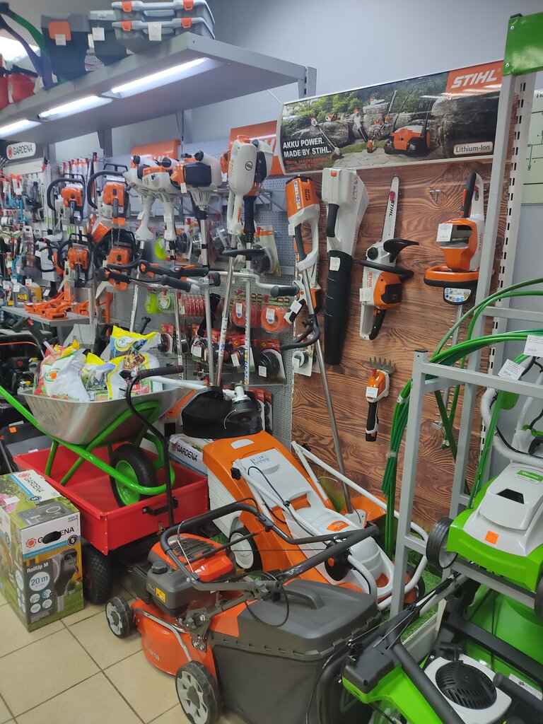 Elektrik ve benzinle çalışan aletler Дом Инструментов, Novgorodskaya oblastı, foto