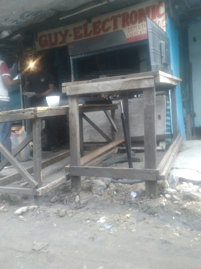 Elektrikli cihazların tamiri Guy Electronic, Brazzaville, foto