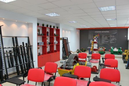 Yüksekokul Gosudarstvennoye byudzhetnoye obrazovatelnoye uchrezhdeniye srednego professionalnogo obrazovaniya Krayevoy politekhnichesky kolledzh, Çernuşka, foto