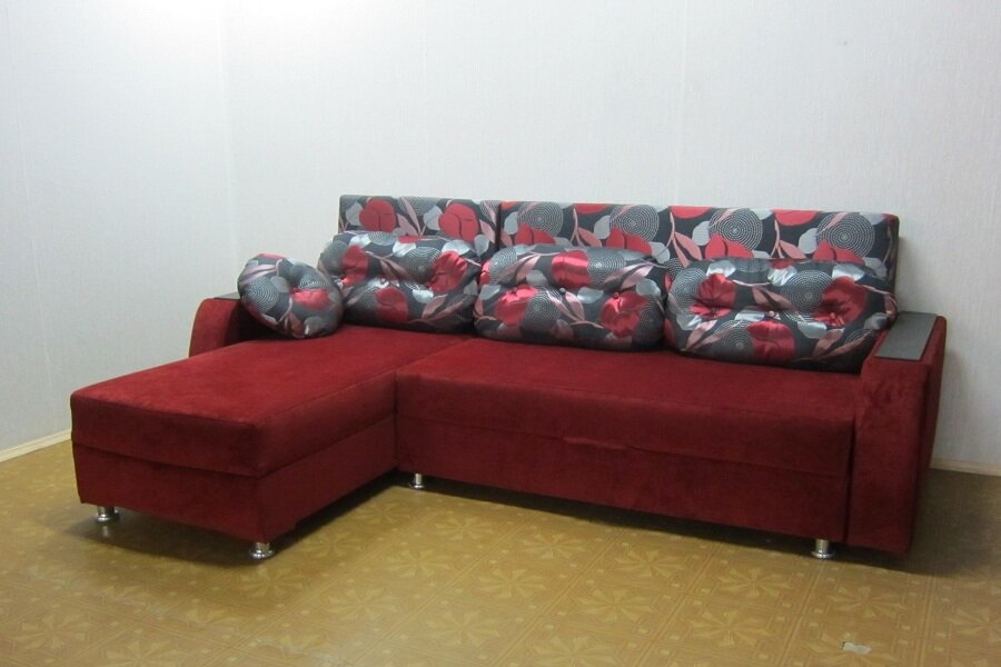 Mobilya fabrikaları Fabrika mebeli Orichanka, Kirovskaya oblastı, foto