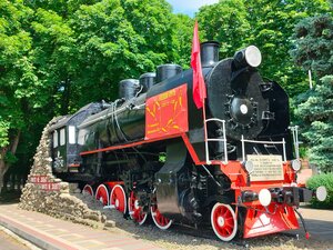 Памятник воинам-железнодорожникам Паровоз СО17-12 (Krasnodar Territory, Tikhoretsk, ulitsa Kirova), anıt, heykel  Tihoretsk'ten
