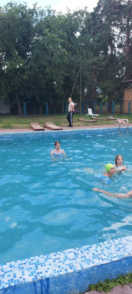 Yüzme havuzları Бассейн, Omskaya oblastı, foto