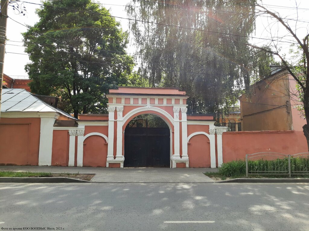 Turistik yerler Усадьба Билибиных с воротами, конец XVIII - начало XIX веков, Kaluga, foto