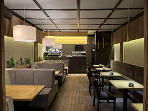 Sakura (prospekt Uritskogo No:77к7), suşi restoranı  Luga'dan