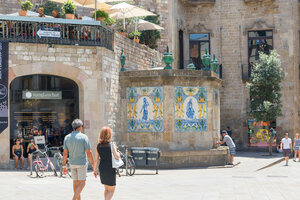 Reial Cercle Artístic de Barcelona (Comunidad Autònoma de Cataluña, Barcelona, Carrer dels Arcs), müzeler ve sanat galerileri  Barselona'dan