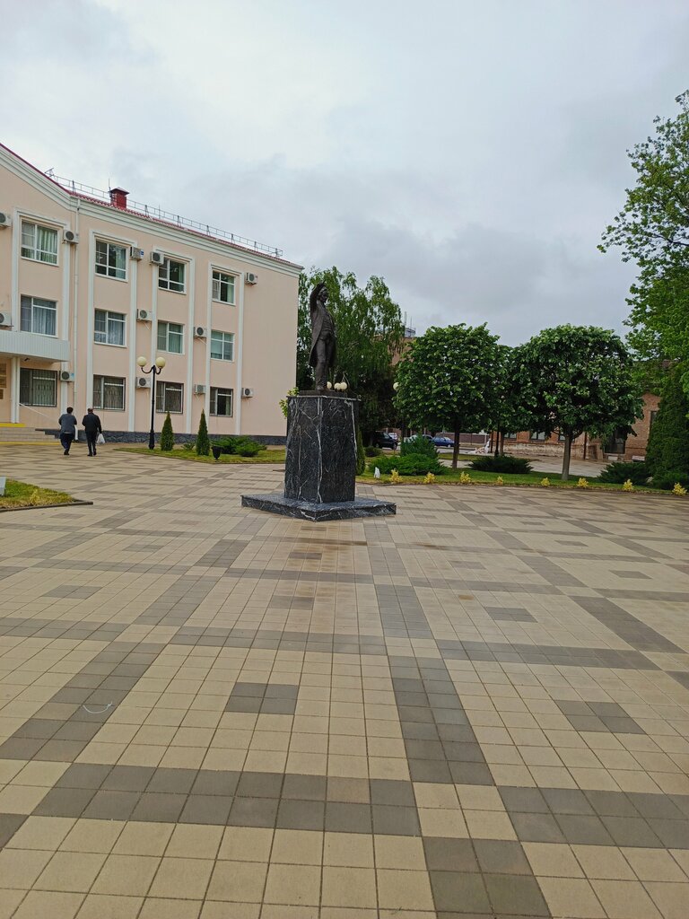 Anıt, heykel А.В. Суворову, Primorsko‑Ahtarsk, foto