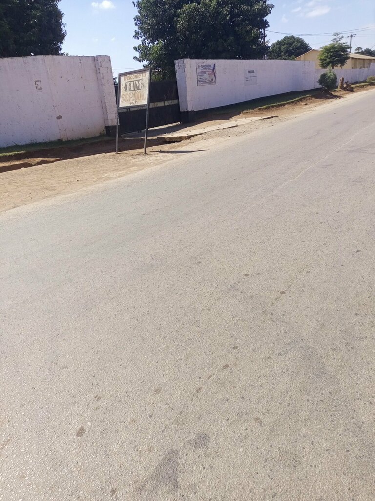 Ortaokul Tum Secondary School, Lusaka, foto