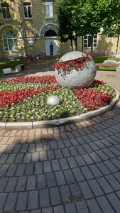 Gurdin Garden Square (Saint Petersburg, Gurdin Garden Square), kültür ve eğlence parkları  Saint‑Petersburg'dan