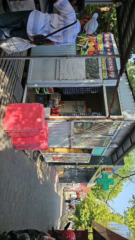 Manavlar Kiosk selling fruits and vegetables, Çimkent (Şımkent), foto