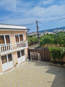 Naala (Железнодорожная улица No:10), otel  Suhum'dan