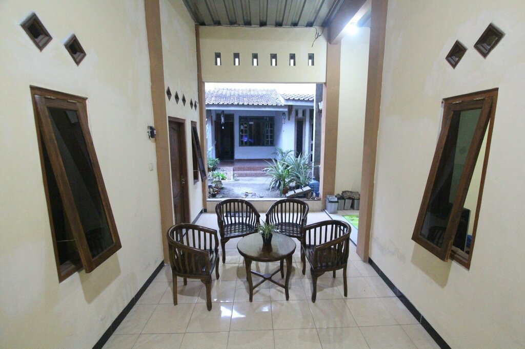 Otel Homestay Sekar Syariah by Zuzu, , foto