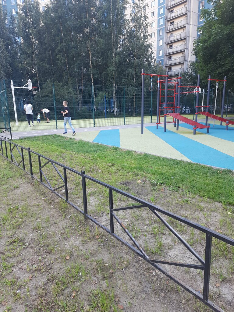 Spor alanı Баскетбольная площадка, Saint‑Petersburg, foto