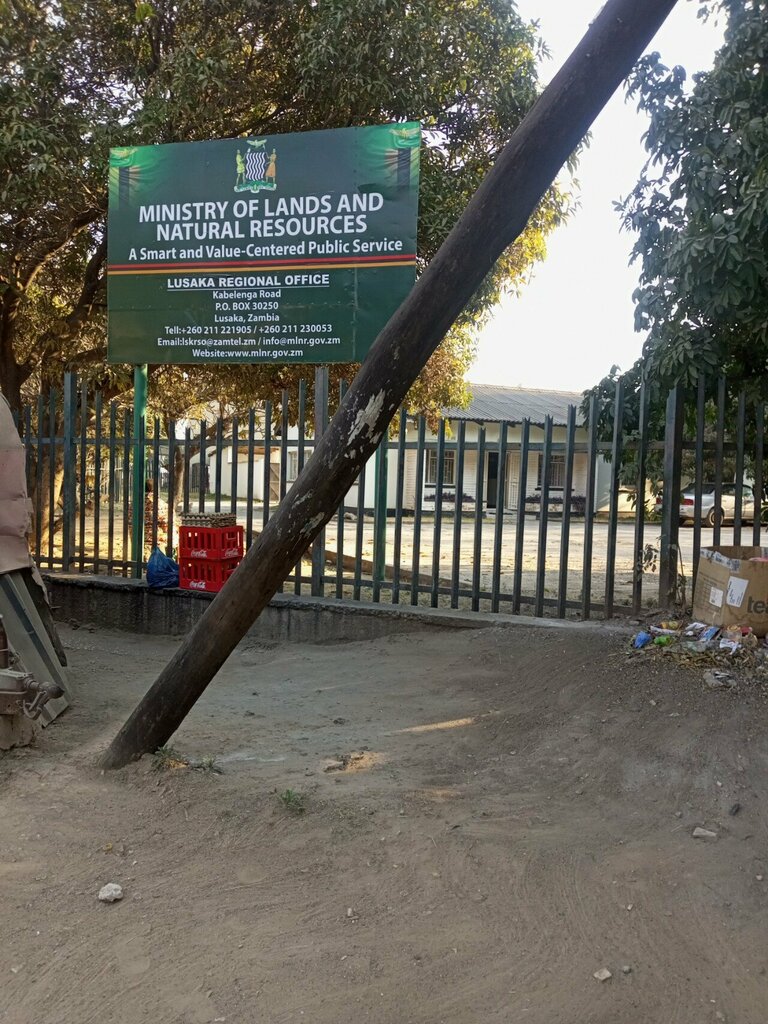 Devlet kurumları ve bakanlıklar Ministry of land and natural resources, Lusaka, foto