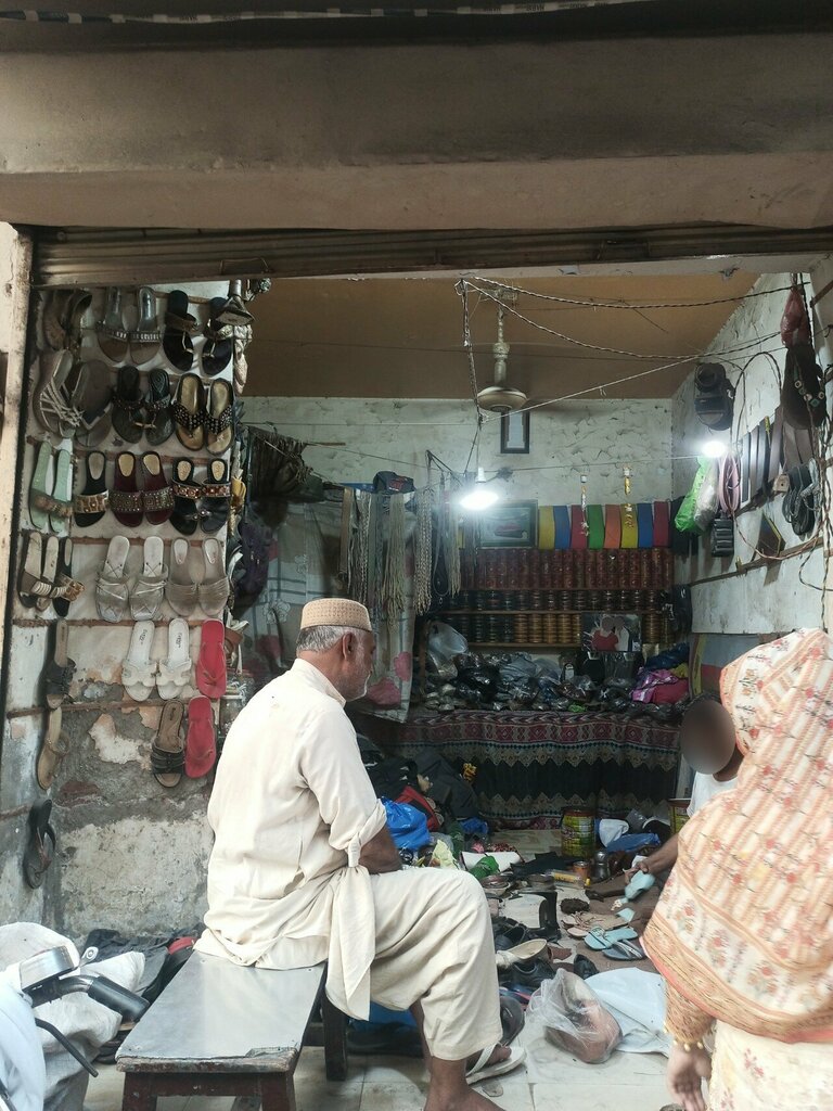 Özel ayakkabı siparişi Ghulam shoze shop, Lahor, foto