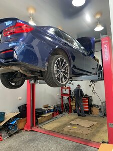 World of BMW (No:27/3, The Administrative District of Davtashen, Davtashen 1st Block), otomobil servisi  Erivan'dan