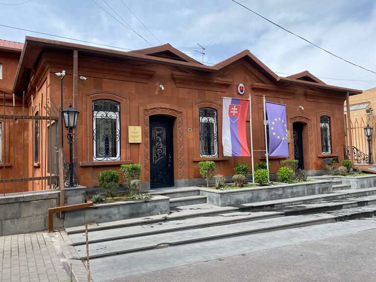 Büyükelçilikler ve konsolosluklar Консульство Словацкой республики, Erivan, foto