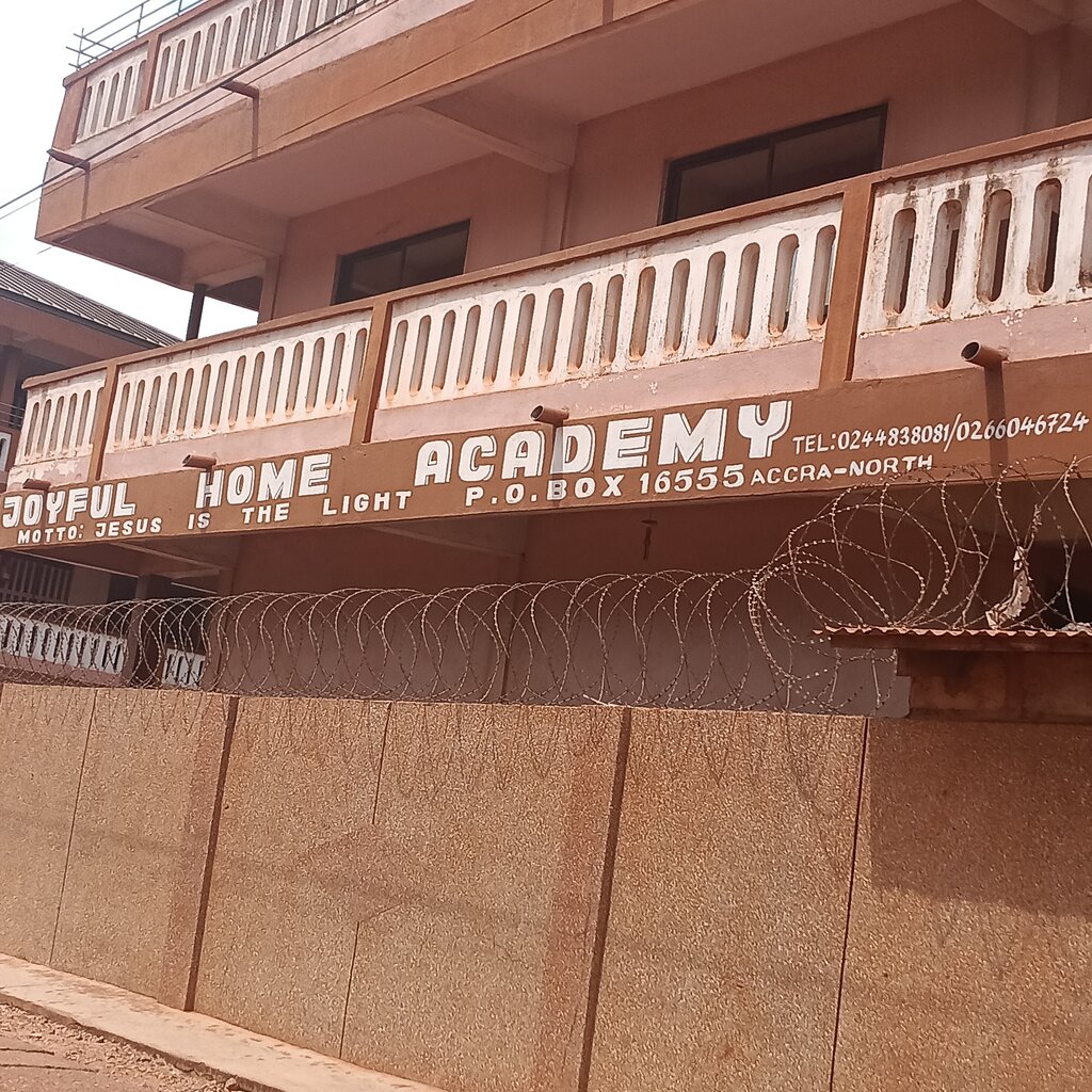 Ortaokul Joyful Home Academy, Akra, foto