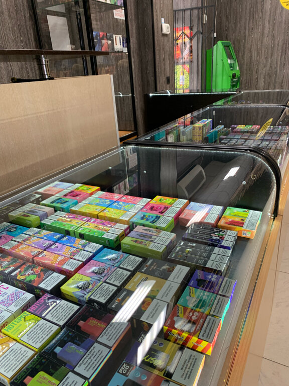 Elektronik sigara satış noktaları Enjoy smoke, Yekaterinburg, foto