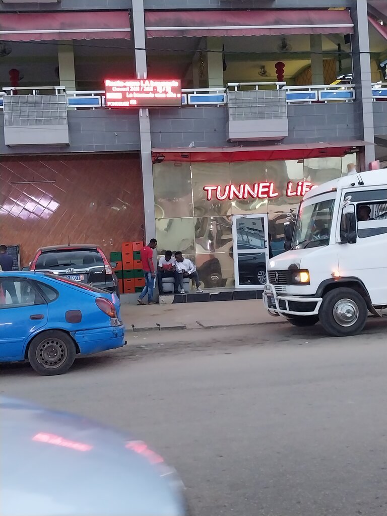 Bar Tunnel Bar, Abican, foto