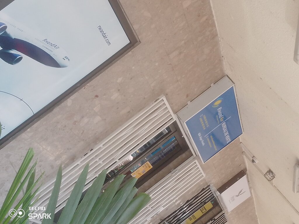 Havacılık şirketleri Rwandair, Brazzaville, foto