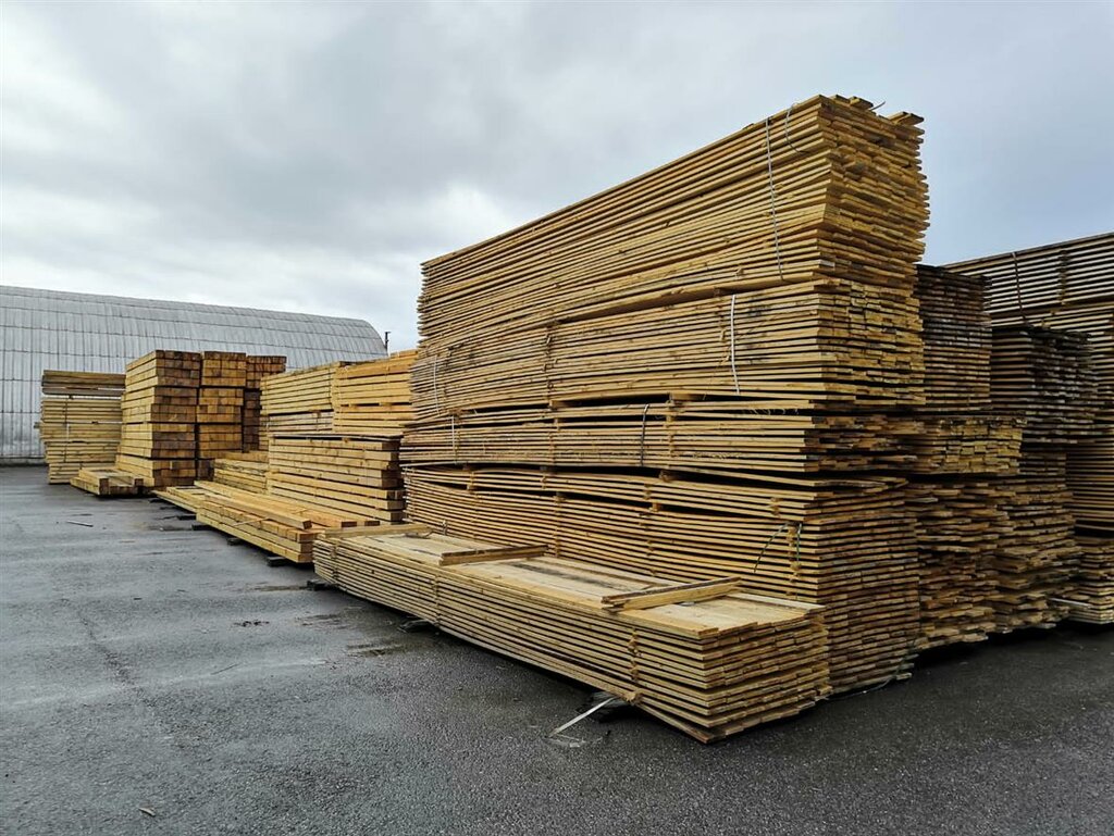 Kereste üretim ve satış şirketleri Eve giden tahtalar, Mytişçi, foto